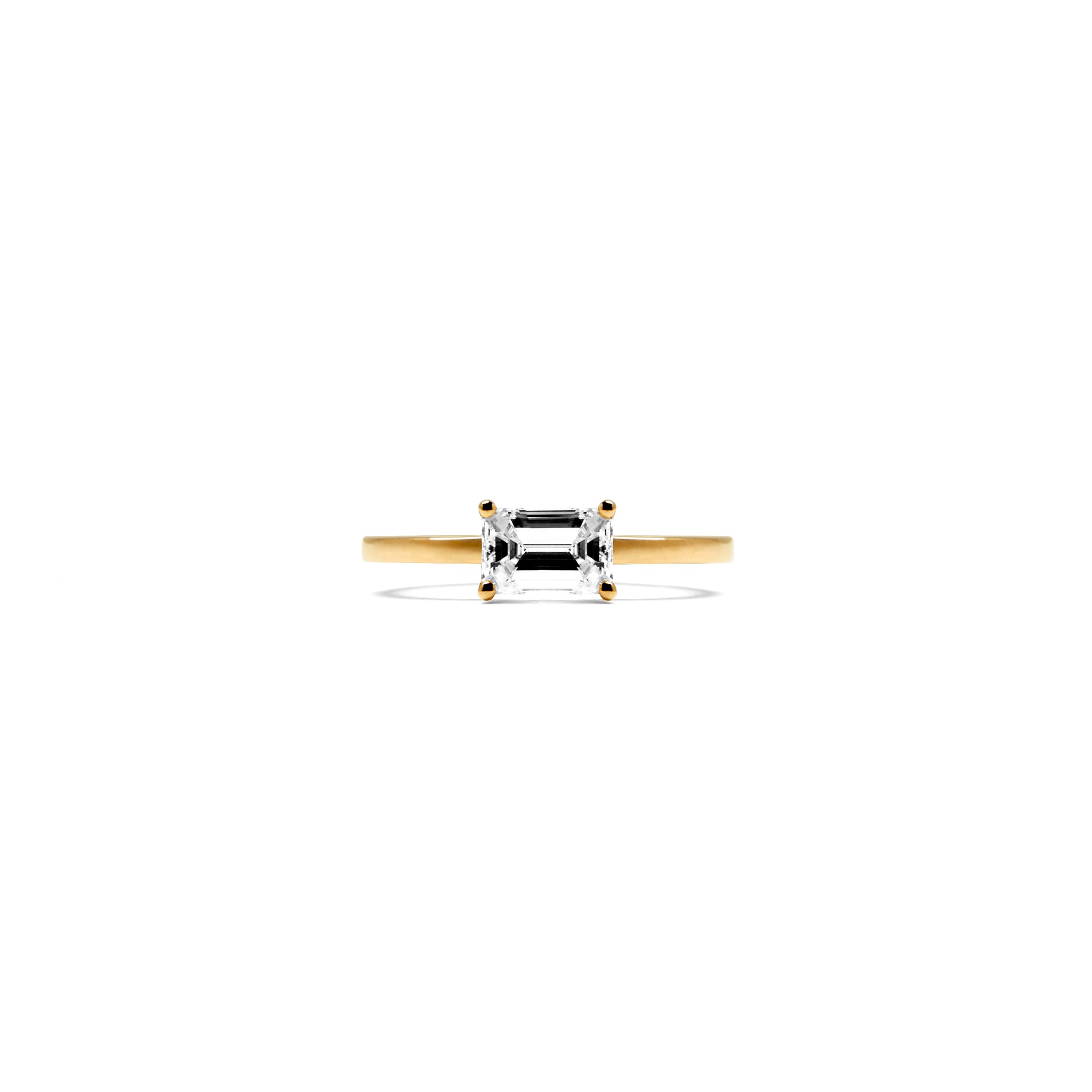 EMERALD CUT DIAMOND SLIM RING 0.7 CT